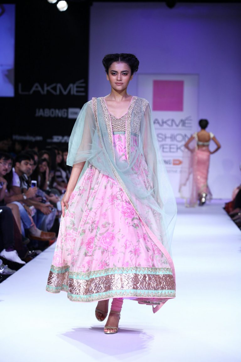 Indian Fashion Designers - When It's Time To Look Elegant And Desi ...